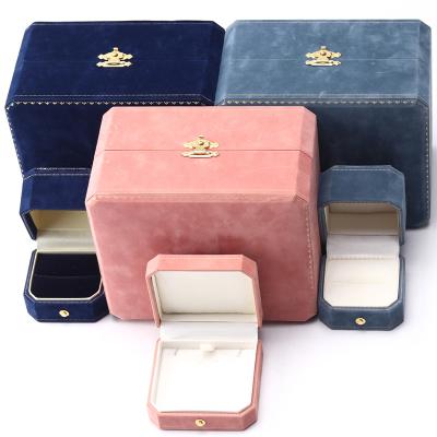 China Rectangle Velvet Jewelry Box for Custom Luxury Pattern Necklace and Bracelet Set factory