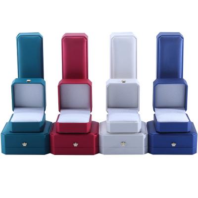 中国 ジュエリーパッケージ 革素材 ハンホング カスタム 高級品のギフトボックス 販売のため