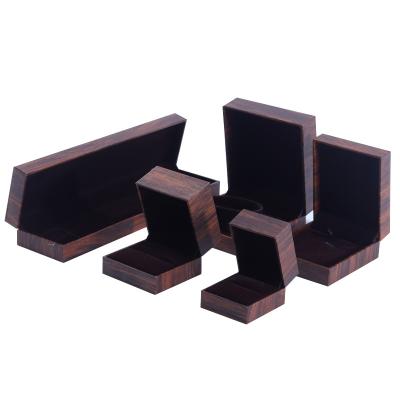 China Handmade Eco Cardboard flip brown Jewelry Box customizable jewellery box for sale