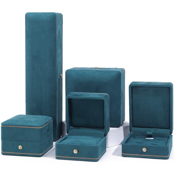 Quality Custom Logo Velvet Jewelry Packaging for Green Jewelry Boxes Bracelets Necklaces for sale