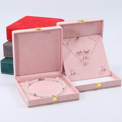 Chine Boîte à bijoux en velours doux et élégant organisateur boîte à bijoux de luxe à vendre