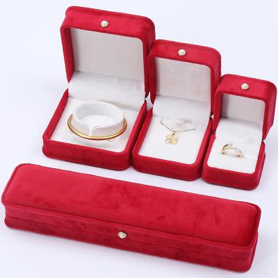 China Groothandel Vervaardiging Luxe fluweel Juwelen Verpakking Doos Custom logo Halsketting Armband Oordelen Ring Verpakking Rood Fluweel Juwelen Doos Te koop