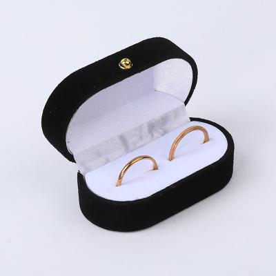 Cina Gioielli di velluto nero personalizzati imballaggio matrimonio fidanzamento doppio anello gioielli di lusso scatola in vendita