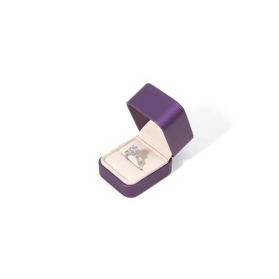 Cina Gioielli di alta qualità confezionamento scatola di lusso personalizzato grande gioielli set scatola collana braccialetto orecchini anello confezionamento a mano quadrato porpora pelle gioielli scatola con logo in vendita