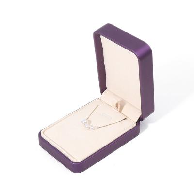 Cina Gioielli di alta qualità confezionamento scatola di lusso personalizzato grande gioielli set scatola collana braccialetto orecchini anello confezionamento a mano quadrato porpora pelle gioielli scatola con logo in vendita