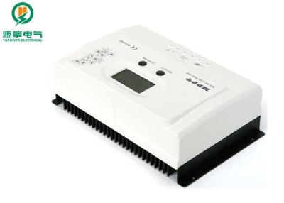 Cina L'auto individua la progettazione di raffreddamento naturale della tassa 40A del regolatore solare del regolatore con esposizione LCD in vendita