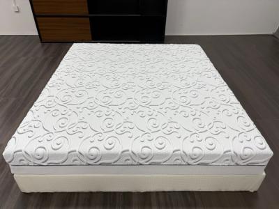 China Spring Free Pure Latex Mattress Ergonomic Support Hypoallergenic Breathable Sleep for sale