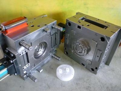 Cina Stampaggio ad iniezione di plastica materiale dei pp che fabbrica colore di Mutil accettabile in vendita