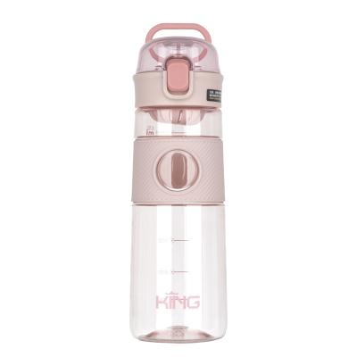 Cina Bottiglia di plastica libera aperta di Bpa della frutta di tocco leggero di Infuser con la maniglia del silicone in vendita