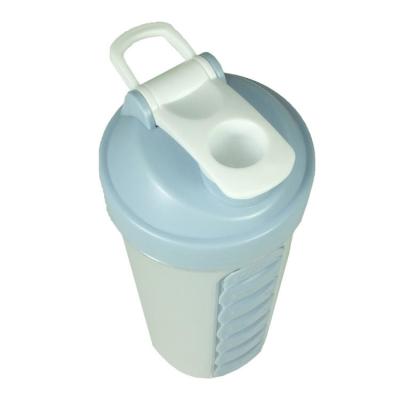 Cina BPA Shaker Water Bottle With libero organizzatore della pillola della scatola della pillola della cassa della pillola da 7 giorni in vendita