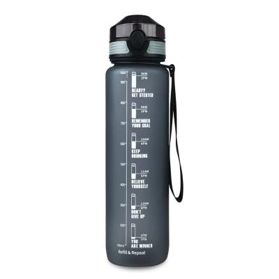Cina Colore di pendenza delle bottiglie di acqua di Flip Top Lid Gym Plastic 1l del commestibile in vendita