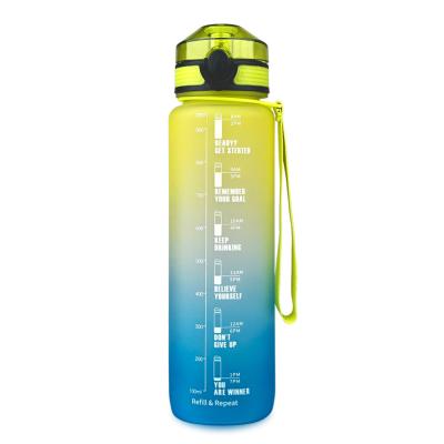 Cina Colore di pendenza delle bottiglie di acqua di Flip Top Lid Gym Plastic 1l del commestibile in vendita
