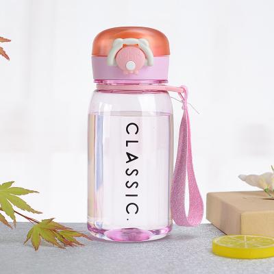 Cina Bottiglie di acqua di plastica del materiale libero facile pratico variopinto di Bpa Tritan con il coperchio della serratura in vendita