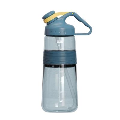 Cina grandi Tritan bottiglie di plastica di sport di 1500ml per i giocatori di football americano 1,5 litri in vendita