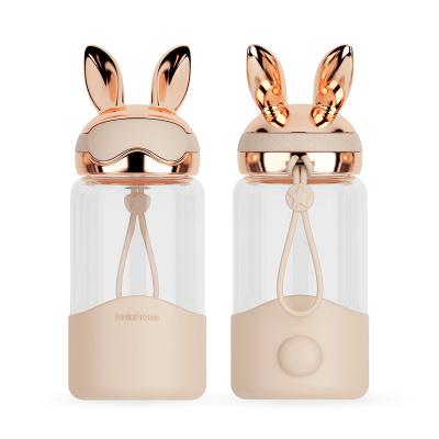 Cina Le bottiglie sveglie della bevanda di Bunny Design Silicone Sleeve Glass ammassano 16 Oz in vendita
