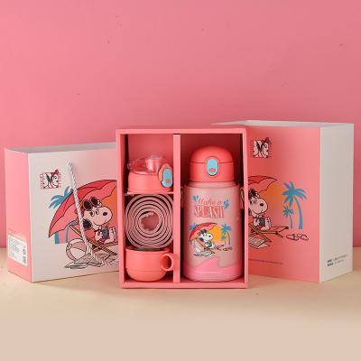 Cina il vuoto 560ml ha isolato le bottiglie di acqua dei bambini di acciaio inossidabile con la paglia di AUTOSPOUT in vendita