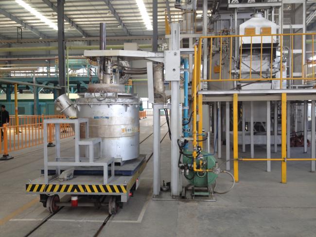 HYDEB Molten Aluminum Transfer Ladle in industrial setting