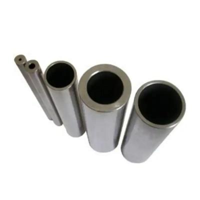 Cina Tubi e tubi di acciaio al carbonio senza saldatura non secondari nella norma DIN per la forma rotonda Q235 in vendita