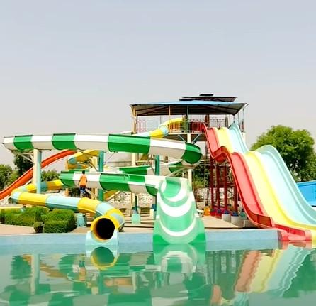 China OEM Weather Proof Fiberglass Water Park Slide For Adults 1 Rider Capacity supplier