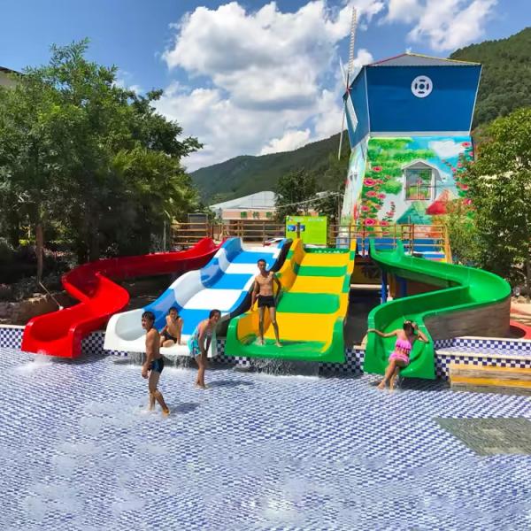 China Customization 6 Children Capacity Outdoor Kids Pool Slide For Family Splash Pool supplier