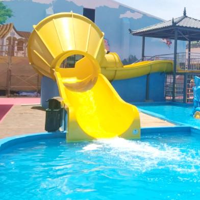 China High Durability Small Tornado Water Slide For 2 Children  3-15 Years Old supplier