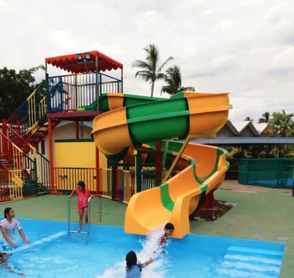 China Fiberglass 1-4 Children Water Slide Spiral Water Slide Easy Assembly supplier