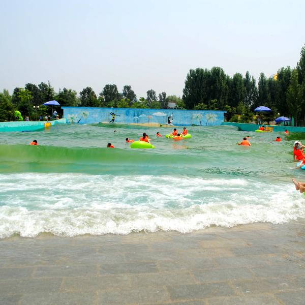 Quality Dynamic Concrete Water Park Wave Pool With Customizable Height Frequency for sale
