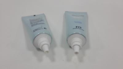中国 塗り紙印刷 15ml アルミバリアラミネート化粧品チューブ プラスチック容器 BBクリーム くるみ血清のパッケージング 販売のため