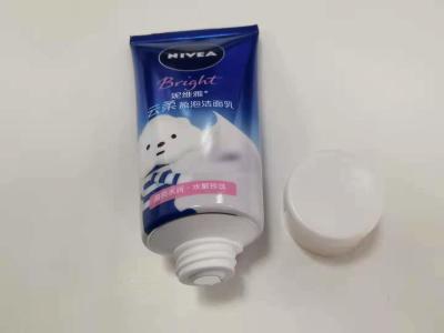Cina 100ml diametro 45mm*135mm 5 strati della metropolitana cosmetica di plastica per la pulizia facciale in vendita