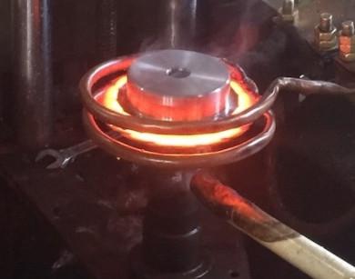 China Electric Gear Shaft Induction Hardening Quenching Machine 23KHZ High Frequency 420V for sale