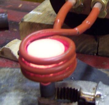 Cina fornace per media frequenza del riscaldamento di induzione del piatto d'acciaio 160kw per il pezzo fucinato in vendita