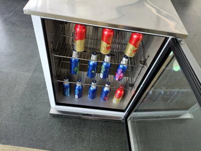 Cina refrigeratore dell'esposizione della birra della bottiglia di Antivari del frigorifero di 108L Mini Single Glass Door Wine in vendita