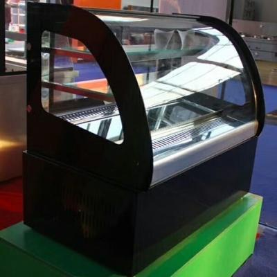 Cina Armadietto di esposizione di vetro del dolce del controsoffitto dell'arco piccolo 180L 6 pi3 in vendita