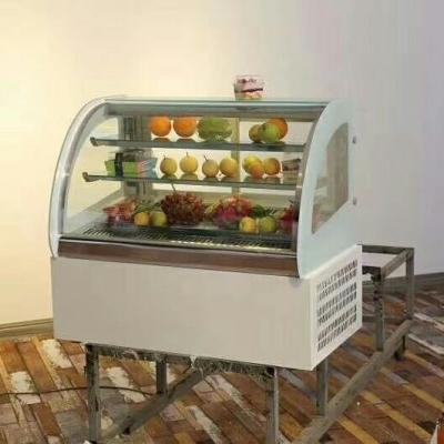 Cina Armadietto di esposizione di vetro del dolce del controsoffitto dell'arco piccolo 180L 6 pi3 in vendita