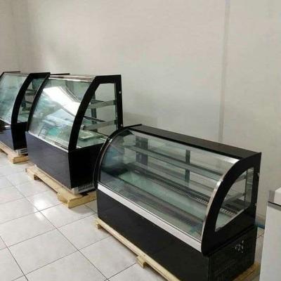 Cina Armadietto di esposizione bollente refrigerato del dolce del Governo con la lampada in vendita