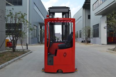 Cina Seated type VNA Forklift 1.5T max lifting height 10m Trilateral Forklift 3-Way pallet stacker fo Narrow Aisle Warehouse in vendita