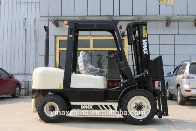 Cina 3t diesel forklift truck with china engine C490BPG in vendita