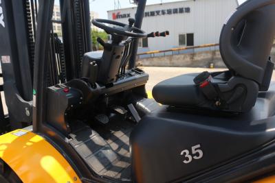 Cina 3.5T carrello elevatore diesel del terreno ruvido del compatto 4WD con il motore giapponese di Mitsubishi S4S (EUIII) in vendita