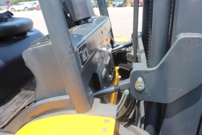 Cina 3.5T carrello elevatore diesel del terreno ruvido del compatto 4WD con il motore giapponese di Mitsubishi S4S (EUIII) in vendita