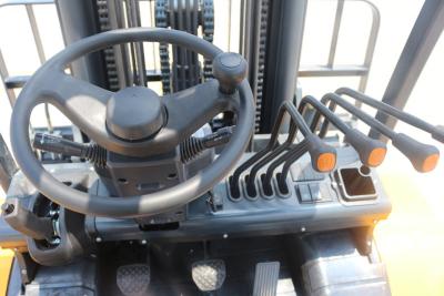 Cina 3.5T carrello elevatore diesel del terreno ruvido del compatto 4WD con il motore giapponese di Mitsubishi S4S (EUIII) in vendita