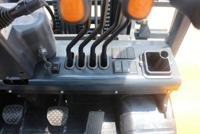 Cina 3,5 motore giapponese ruvido diesel di Yanmar 4TNE98 (EUIII) del carrello elevatore del terreno del compatto 4WD di tonnellata in vendita