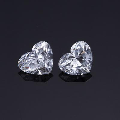 Cina DEF Colore VVS Chiarezza Piccoli diamanti Melee 2.4-2.7x4.3-4.5mm 0,01 A 0,68ct Forma di cuore bianco in vendita