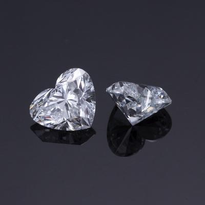 Cina DEF Colore VVS Chiarezza Piccoli diamanti Melee 2.4-2.7x4.3-4.5mm 0,01 A 0,68ct Forma di cuore bianco in vendita