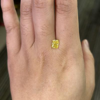 Cina 1.24 carati VVS2 Lab Creato Giallo Diamante Radiante Taglio in vendita