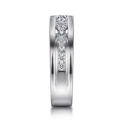 Cina Anelli di nozze di diamanti coltivati VVS Chiarezza Modello personalizzato in vendita