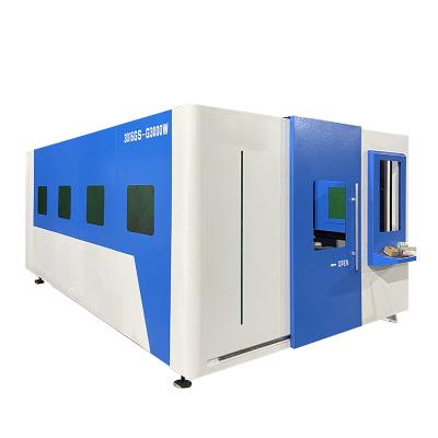 China Full Covered Enclosed Fiber Laser Cutting Machine Water Chiller For Metal Cutting Work for sale