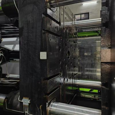 Cina YIZUMI macchina per lo stampaggio a iniezione orizzontale 6500KN in vendita