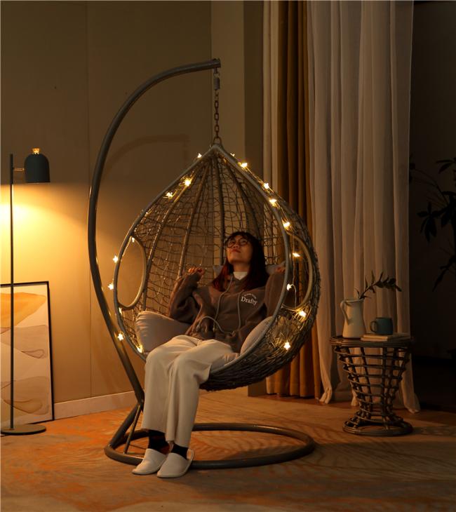 Hot selling product large rattan hanging chairs wicker egg swing with support table
