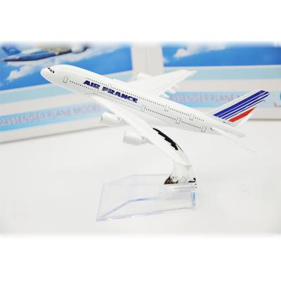 China Os aviões de Collectibles Air France B747 modelam o branco dos jogos comprimento de 1/400 15cm à venda
