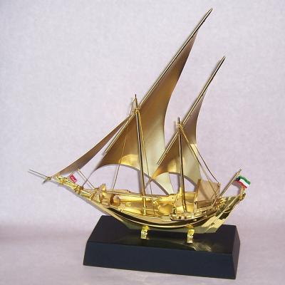 China Liga de zinco grave o modelo de navio dourado para presentes da lembrança da coleção à venda